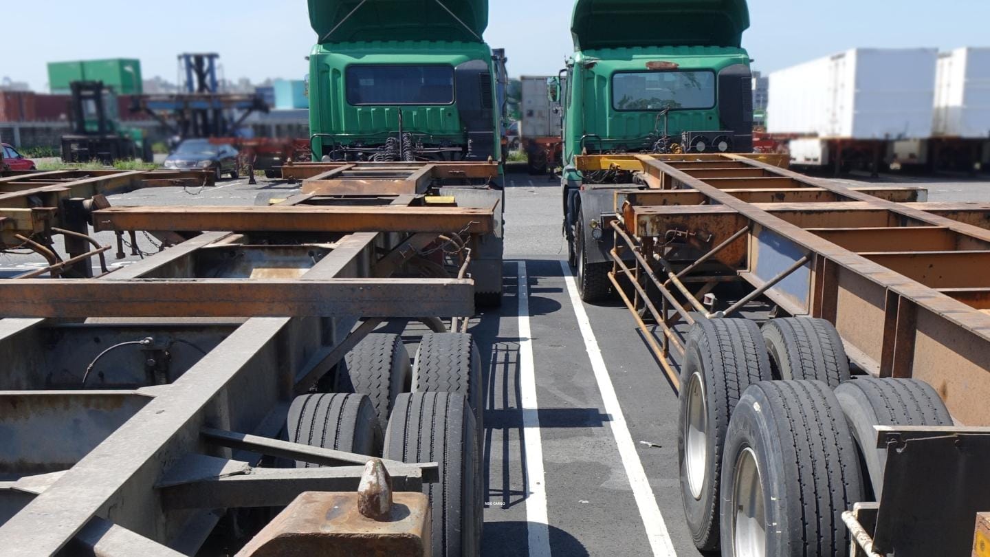 Chassis Container: Memahami Komponen Kritis dalam Logistik Modern