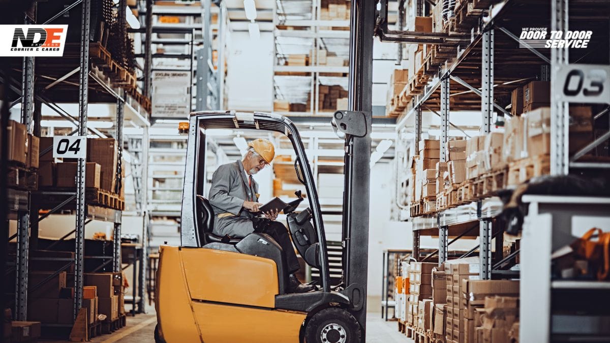 Apa itu Operator Gudang: Tugas dan Tanggung Jawab Penting - Jasa ...